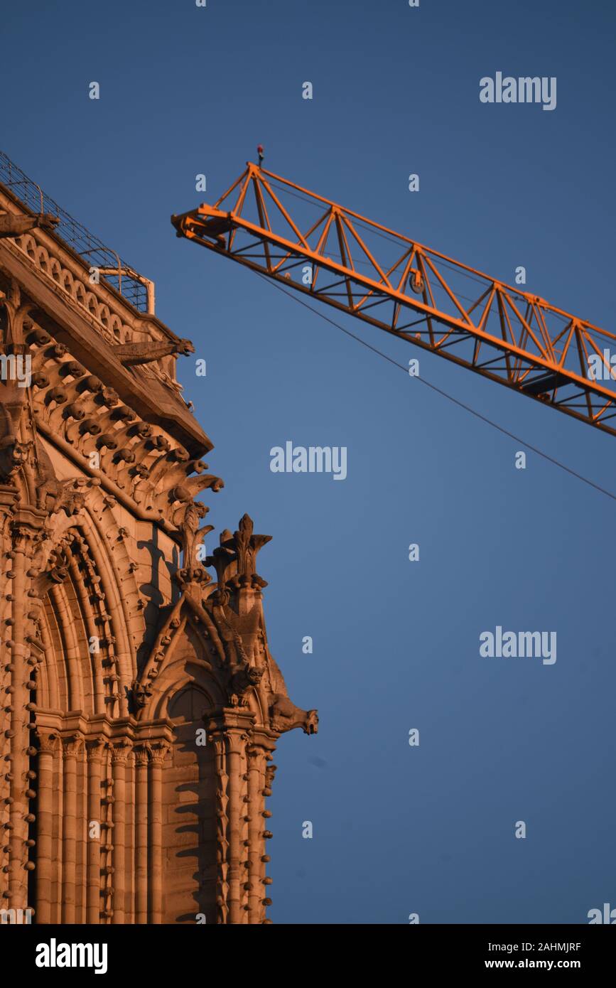 Giant scaffolding hi-res stock photography and images - Alamy