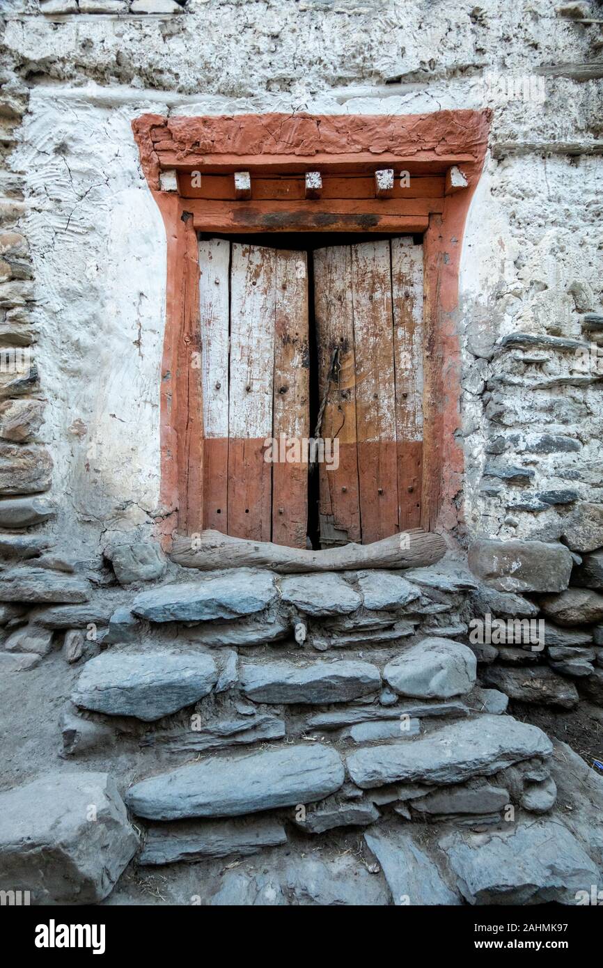 Very old rustic door hi-res stock photography and images - Alamy
