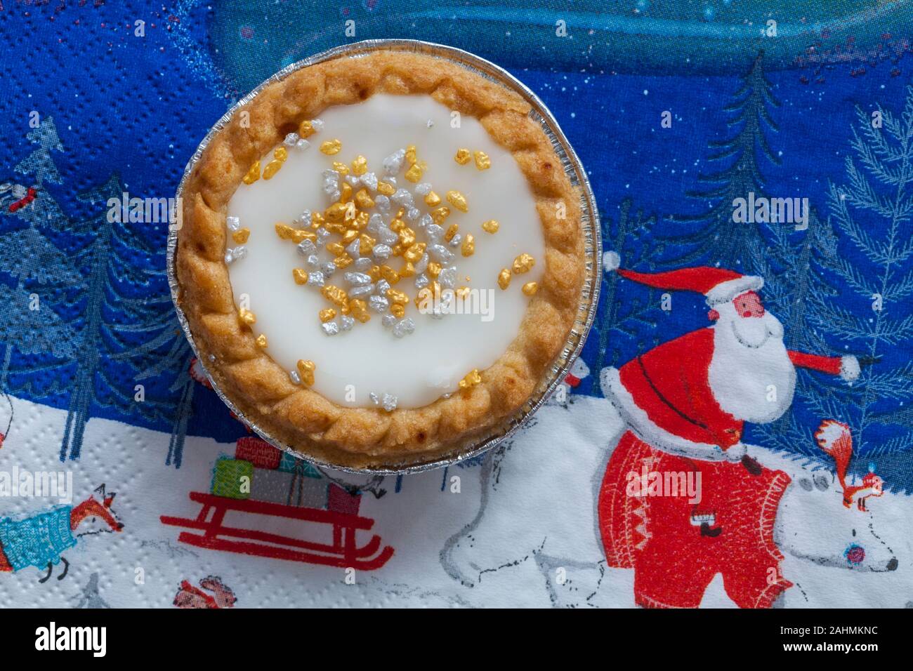 Iced mince pies hi-res stock photography and images - Alamy