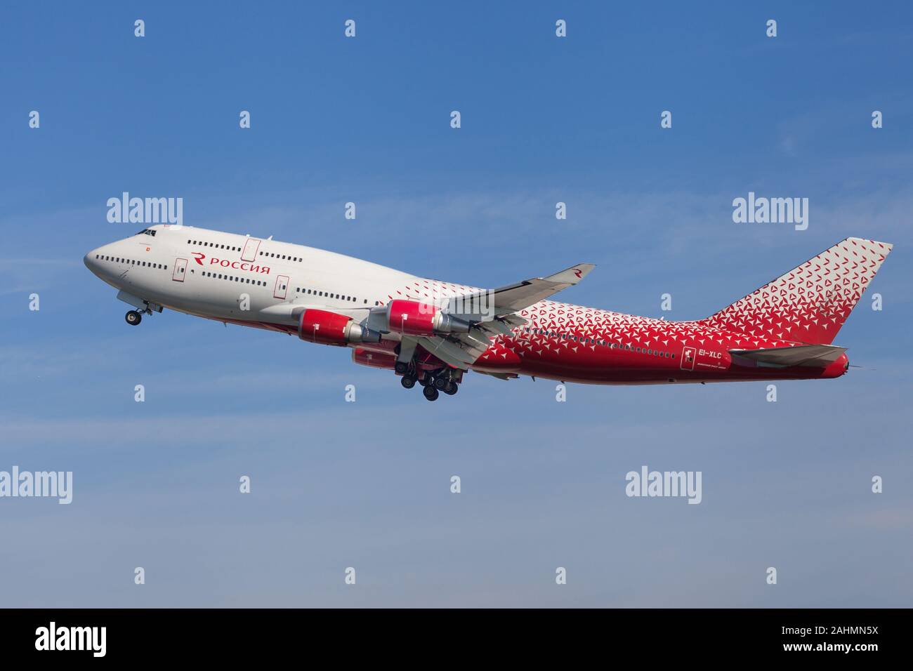 Passenger boeing 747 rossiya hi-res stock photography and images - Alamy