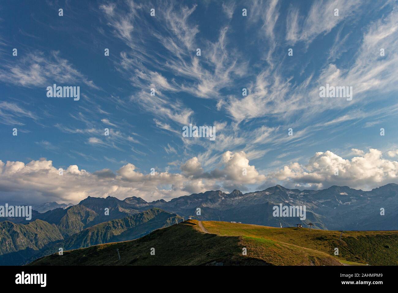 Chain of the pyrenees hi-res stock photography and images - Alamy