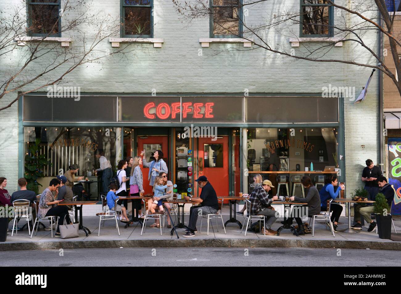 Downtown coffee house hi-res stock photography and images - Alamy