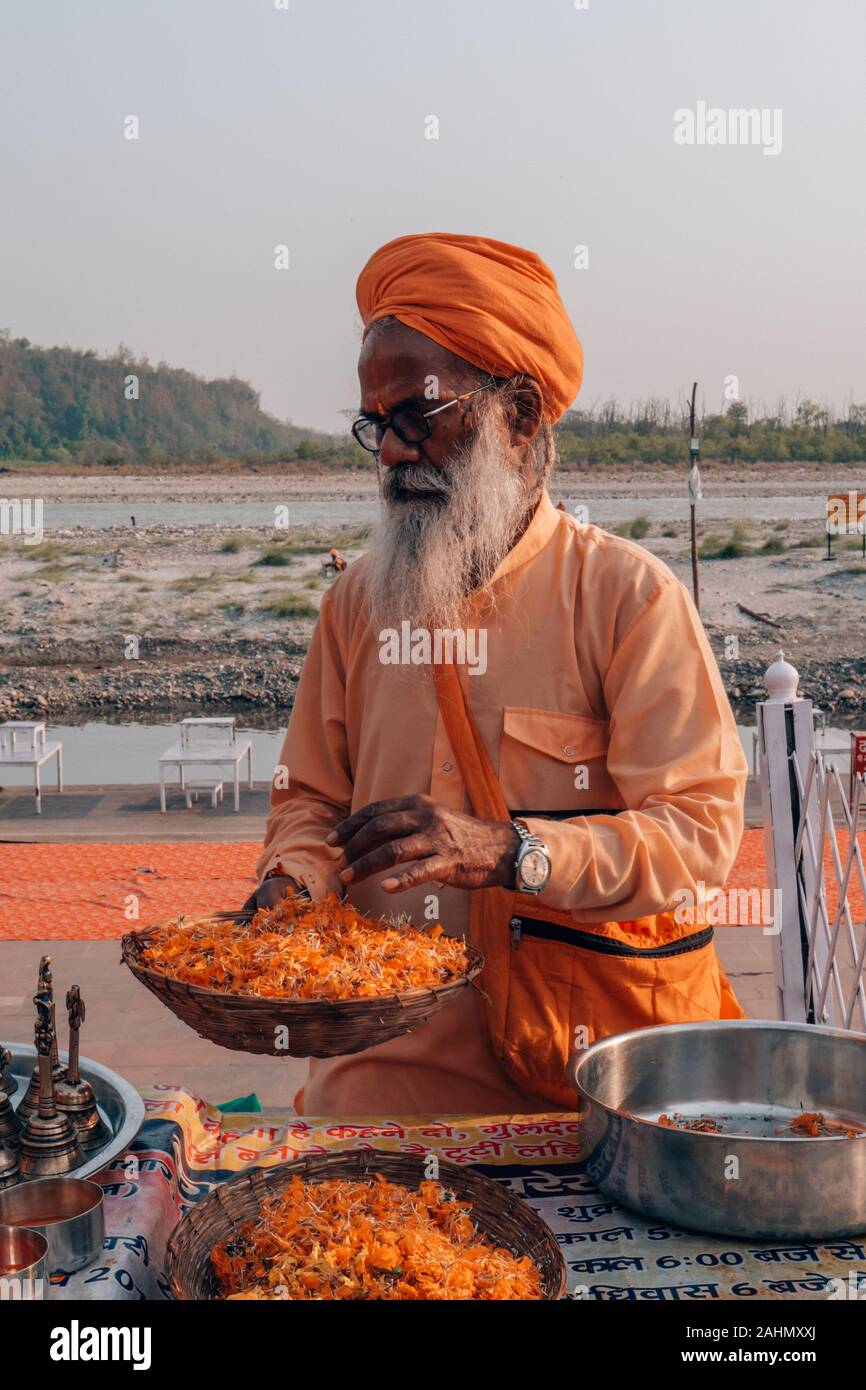 Hinduist Monks in India in colorful orange clothes Stock Photo - Alamy