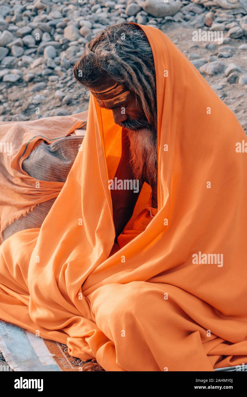 Buddhist monk drawing in hi-res stock photography and images - Alamy
