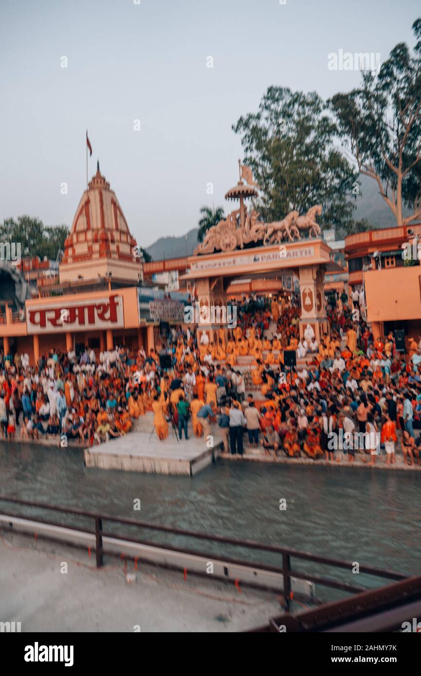 Worshipping river ganges hi-res stock photography and images - Alamy