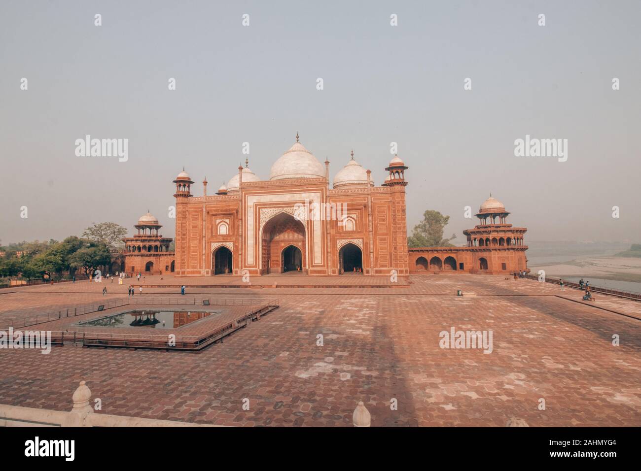 The mosque of the Taj Mahal Stock Photo - Alamy