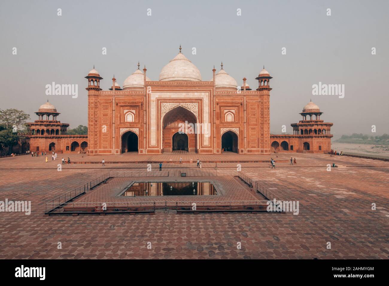 The mosque of the Taj Mahal Stock Photo - Alamy