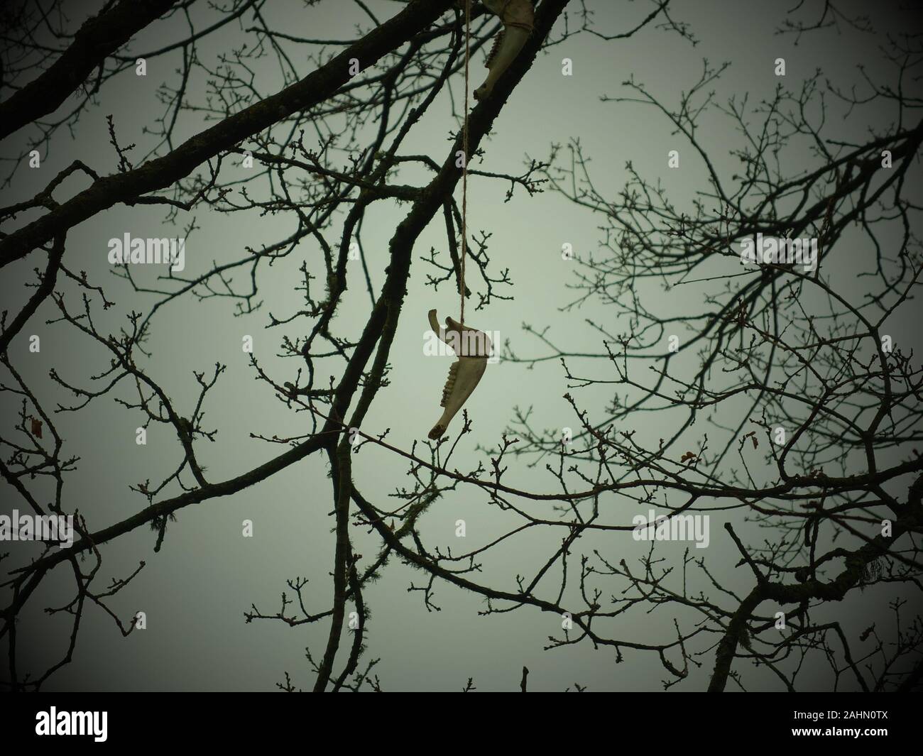 Hanging stone peak district hi-res stock photography and images - Alamy