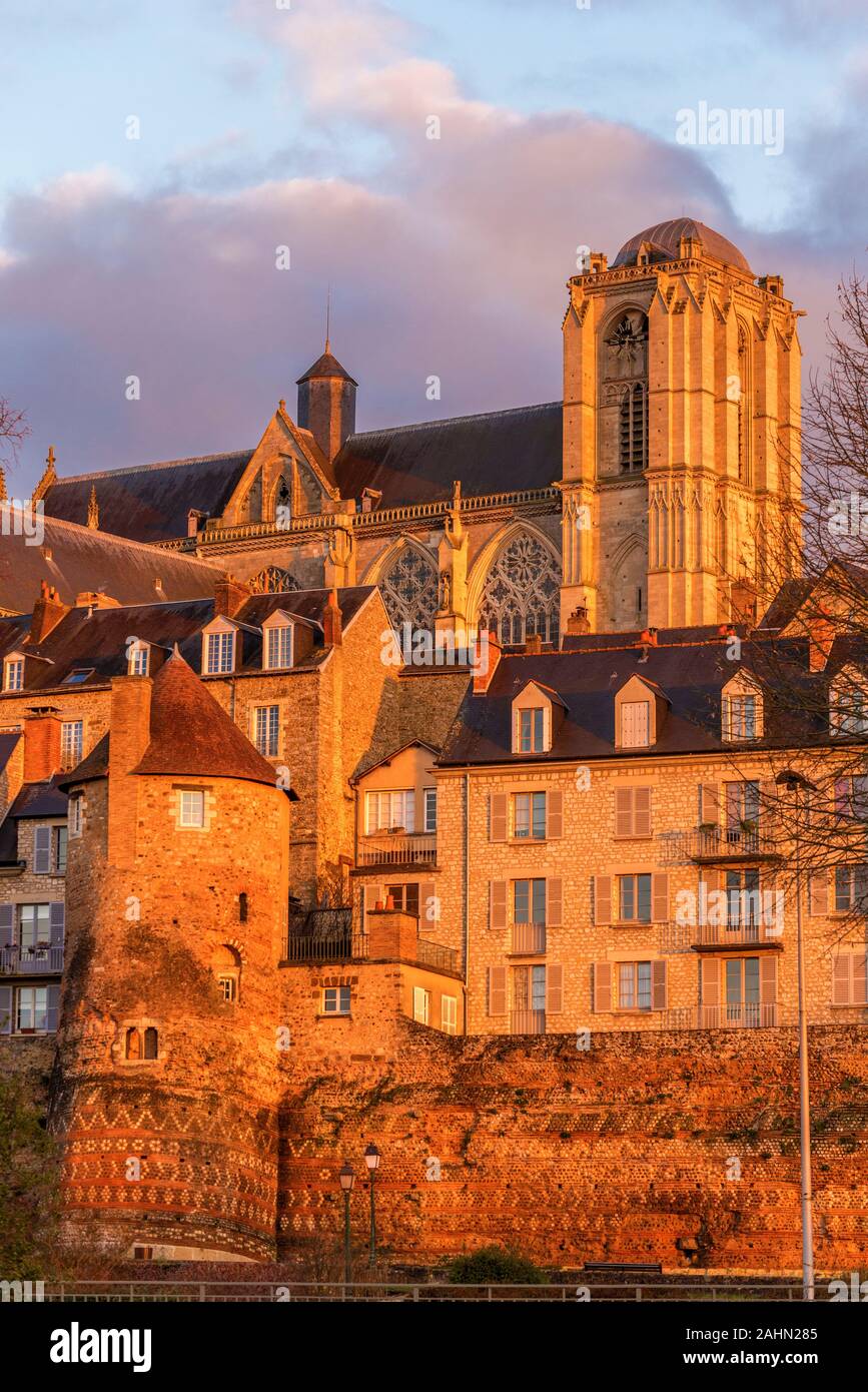 Romanesque r hi-res stock photography and images - Alamy