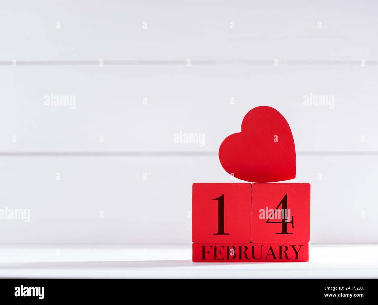 Red wooden calendar hi-res stock photography and images - Alamy
