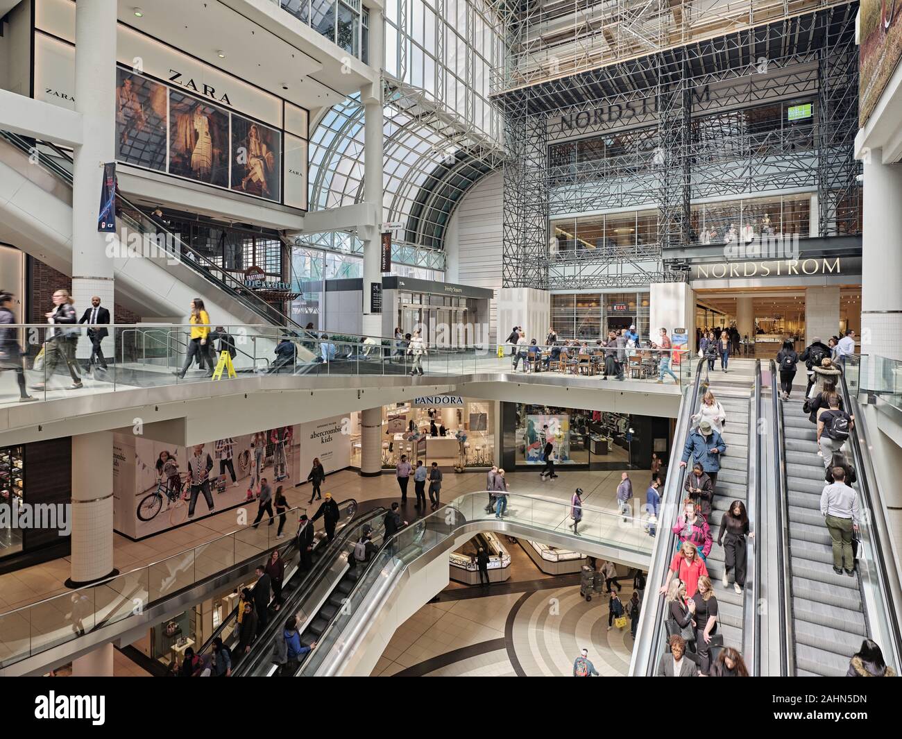 Toronto Eaton Centre Stock Photo - Alamy