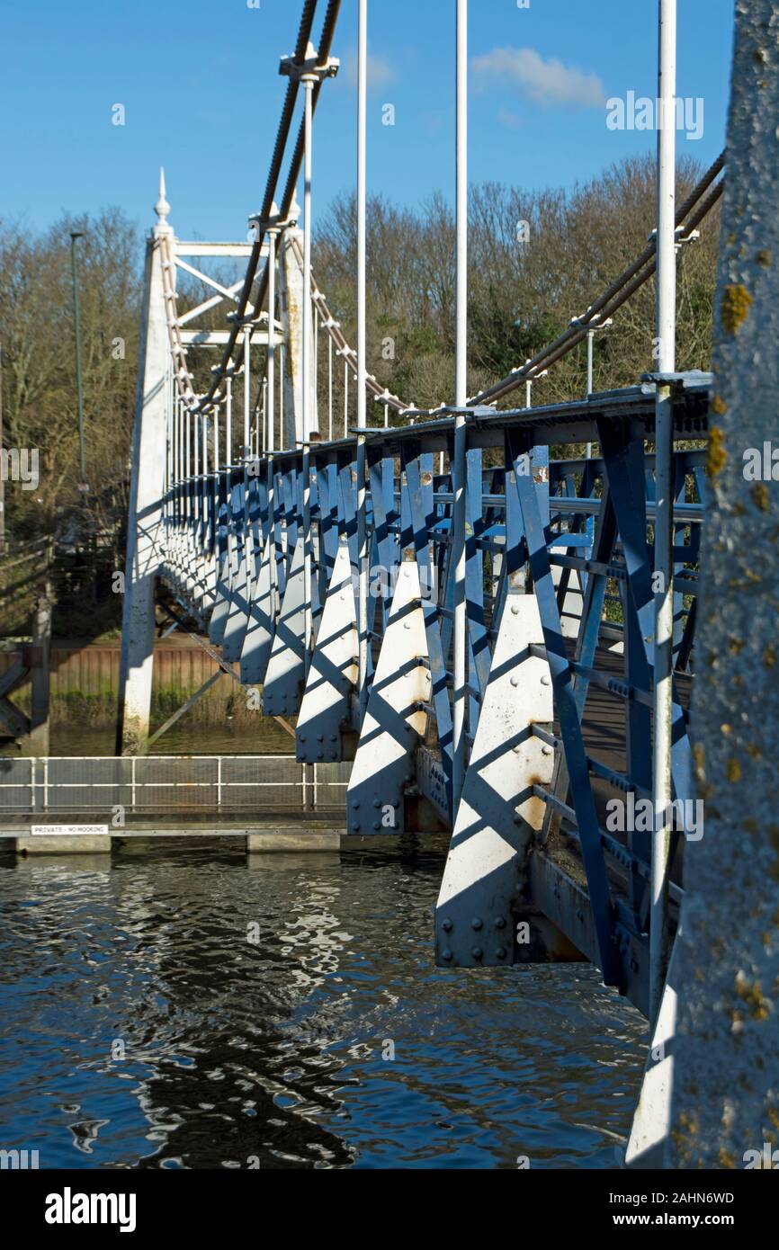 Teddington lock footbridge hi-res stock photography and images - Alamy