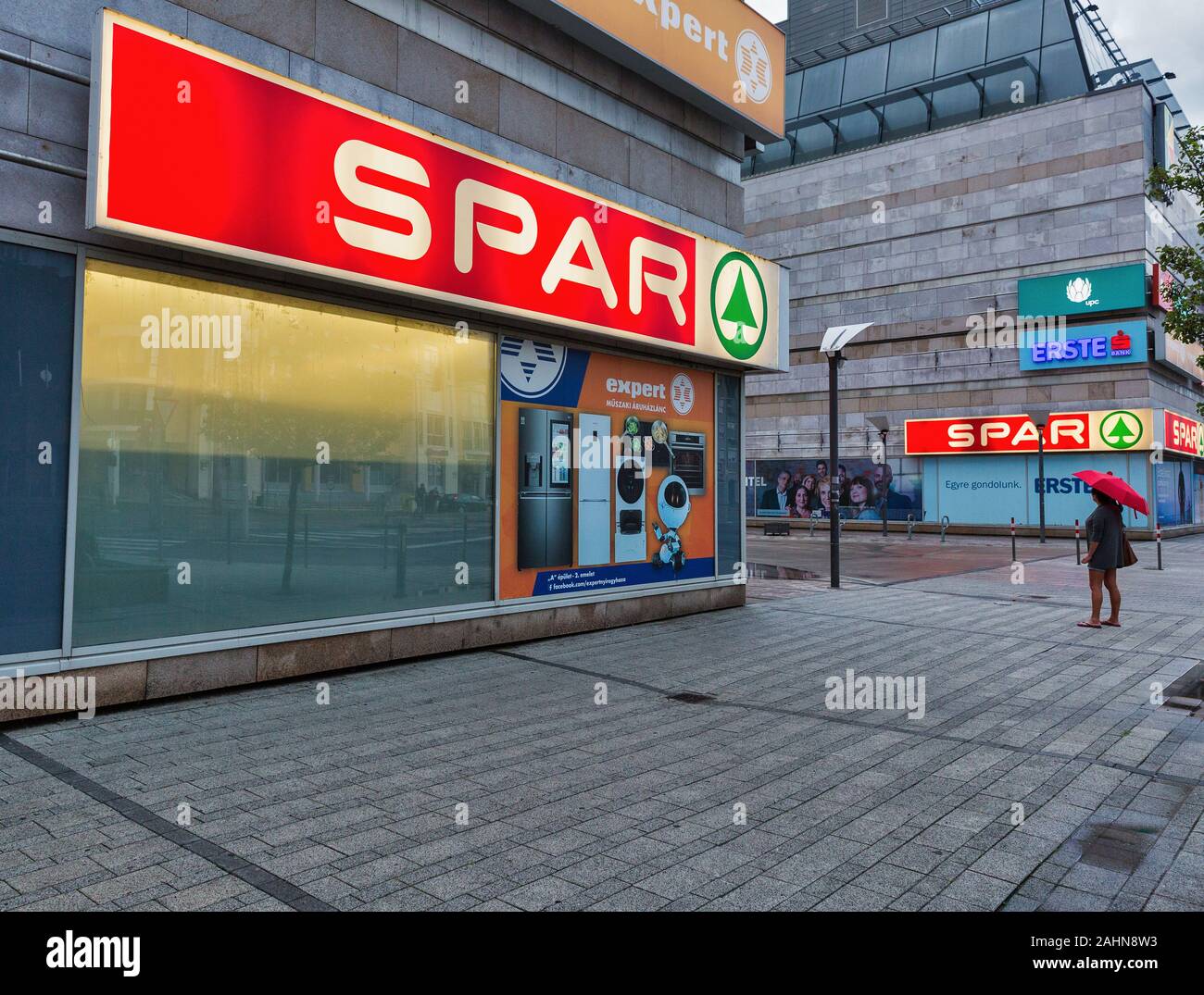 Spar shop front hi-res stock photography and images - Alamy