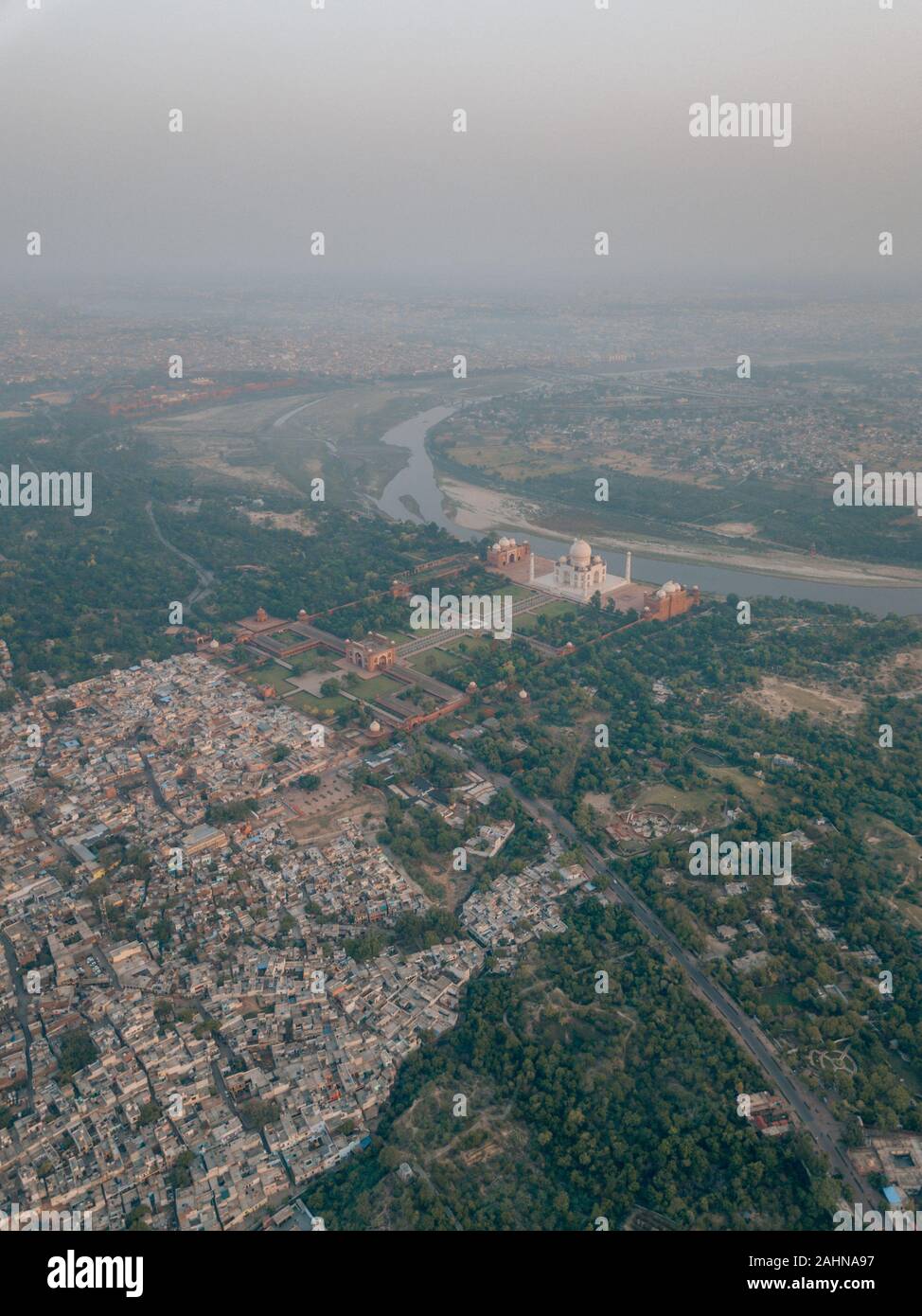 Taj mahal aerial hi-res stock photography and images - Alamy