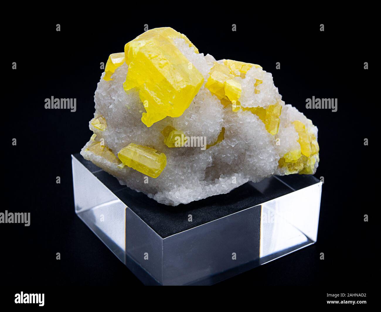 Sulfur vulcanization hi-res stock photography and images - Alamy
