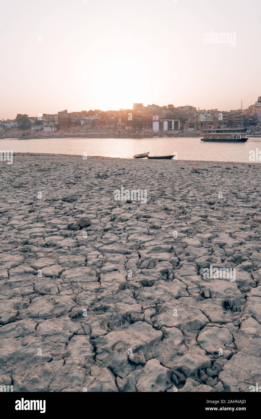 bone dry ground erosion Stock Photo - Alamy