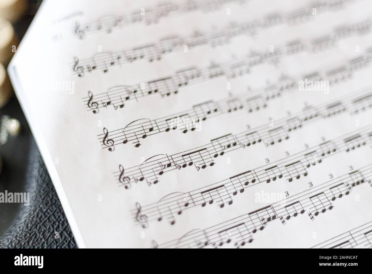 Time signature sheet music hi-res stock photography and images - Alamy