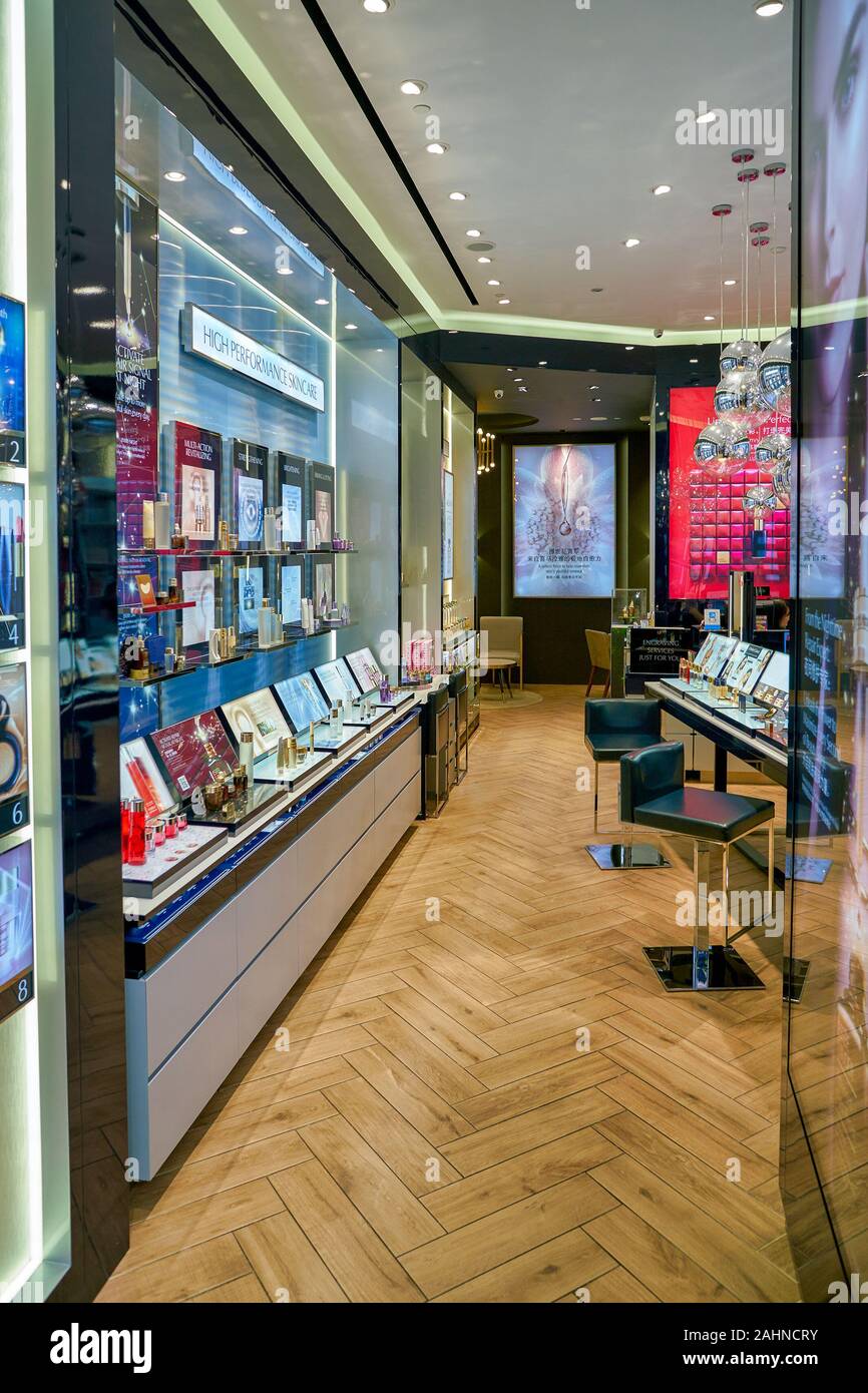 Estee lauder store hi-res stock photography and images - Alamy