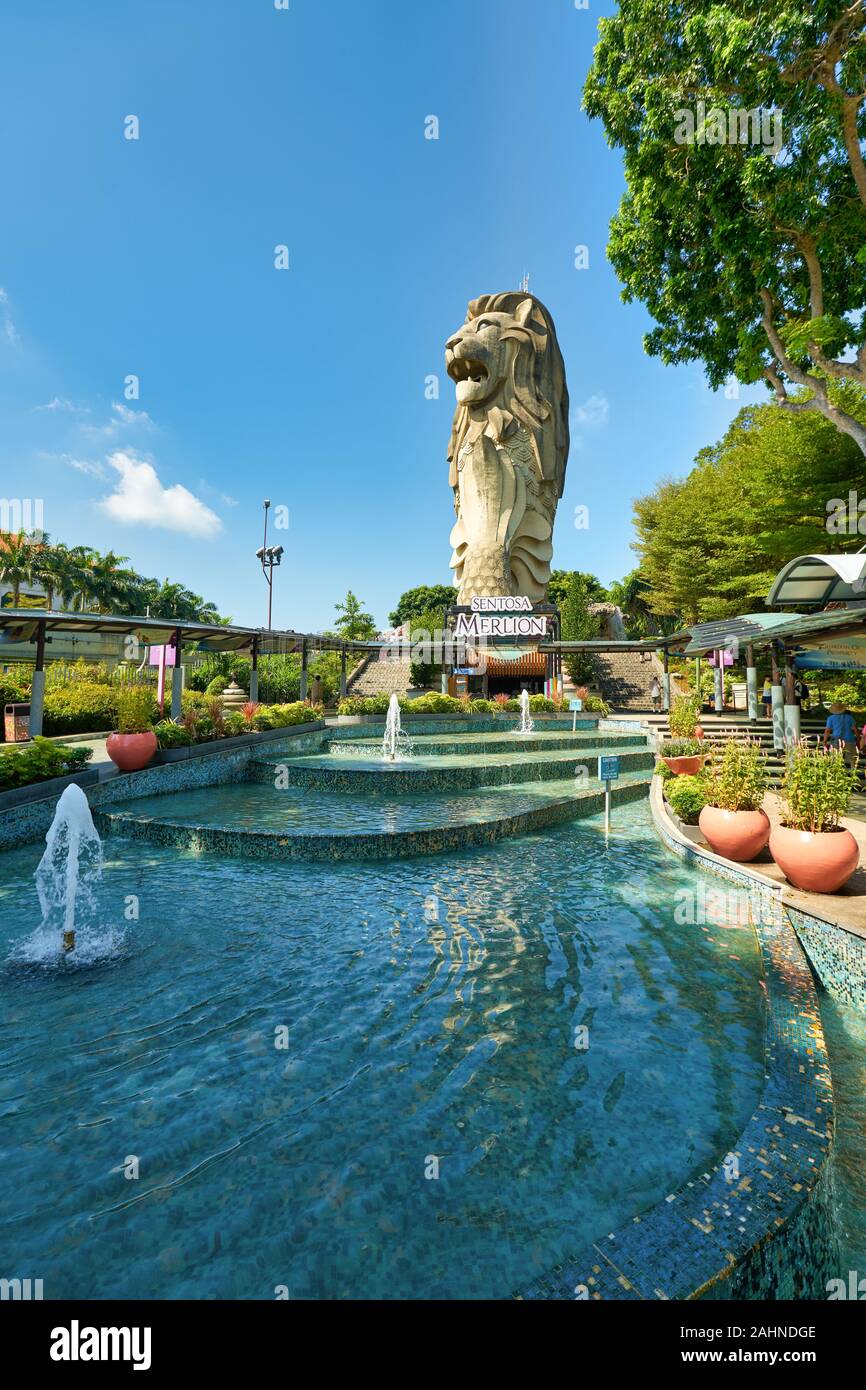 Singapore sentosa merlion park hi-res stock photography and images - Alamy
