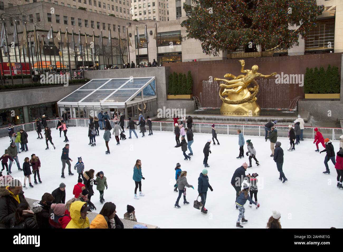 Christmas Tree and ice rink, Rockefeller Center, New York City, New ...