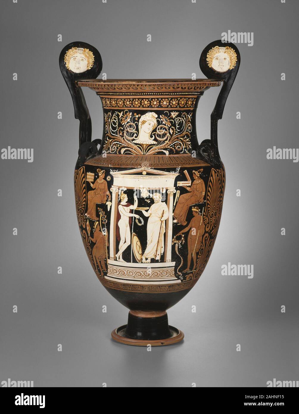 Terracotta krater greek hi-res stock photography and images - Alamy