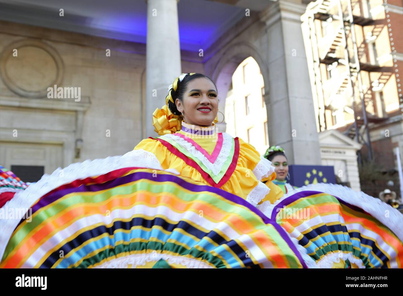 London, UK. 30th Dec, 2019. Dancer from the Carneval del Pueblo ...