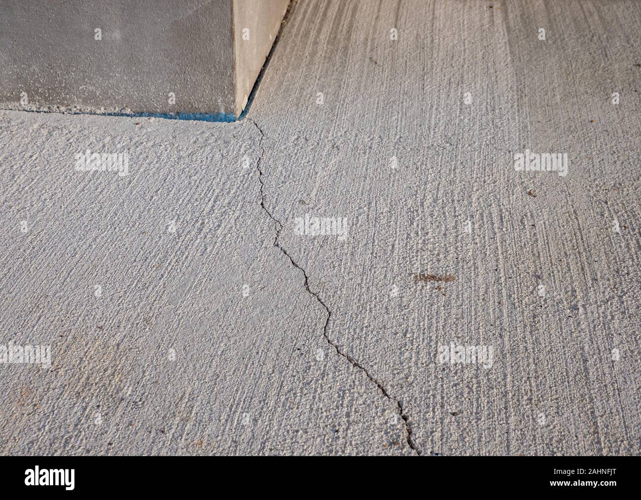Damage and building finish hi-res stock photography and images - Alamy
