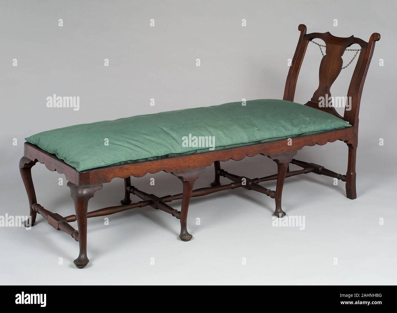 Walnut seating hi-res stock photography and images - Alamy