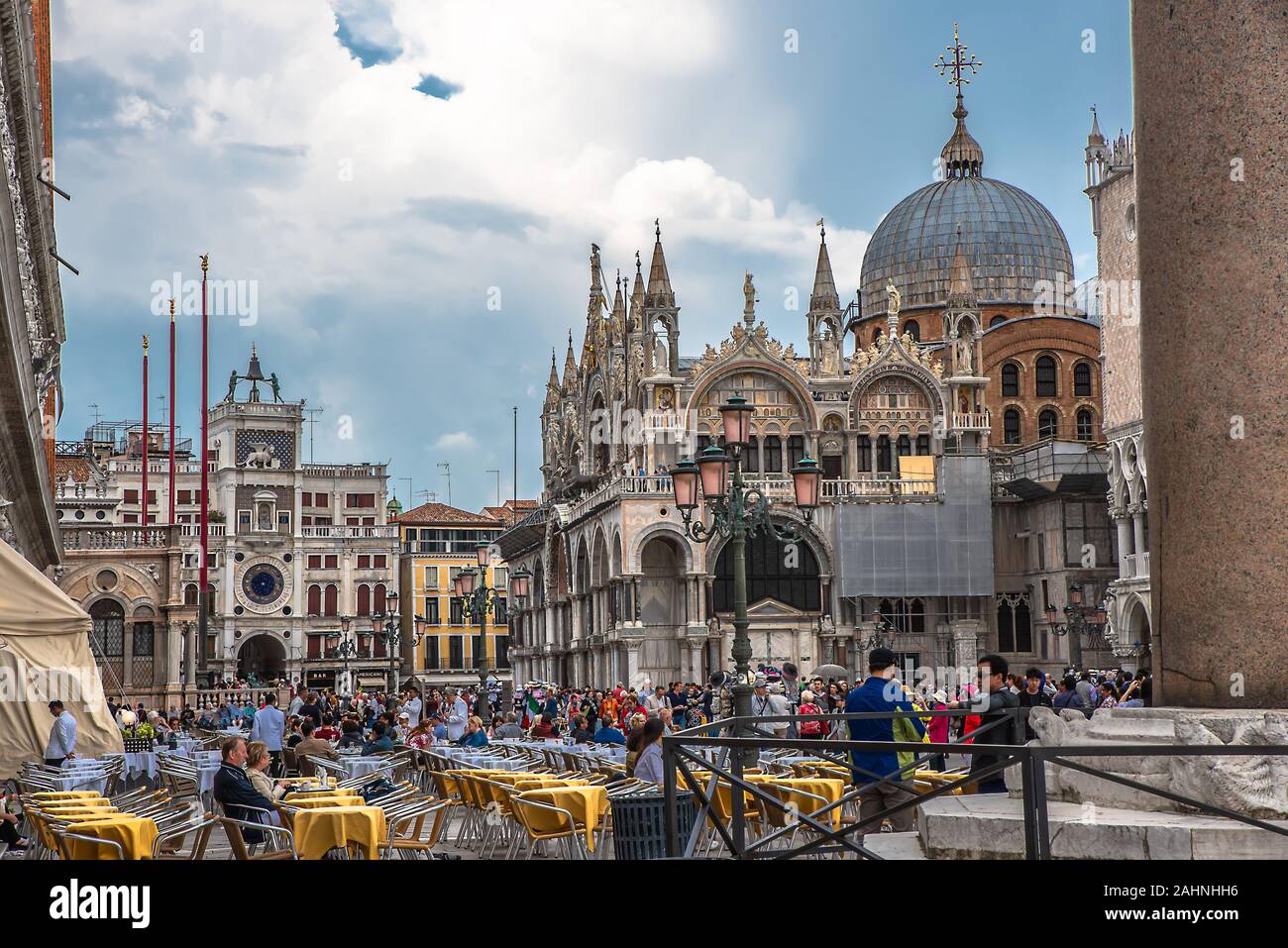 Venice, the city of love calls to disappear sinking into the lagoon ...
