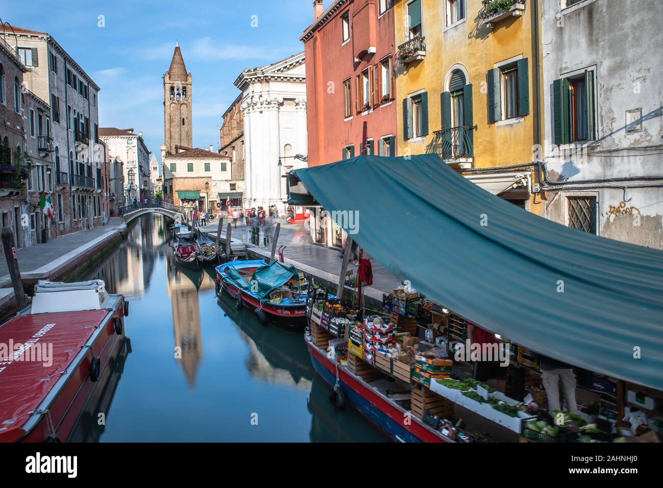 Venice, the city of love calls to disappear sinking into the lagoon ...