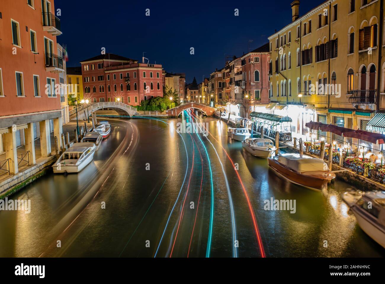 Venice, the city of love calls to disappear sinking into the lagoon ...