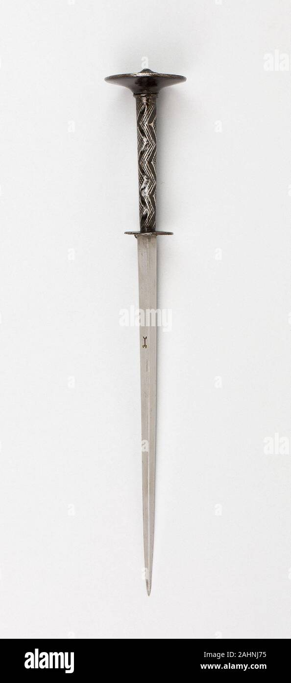Rondel dagger hi-res stock photography and images - Alamy