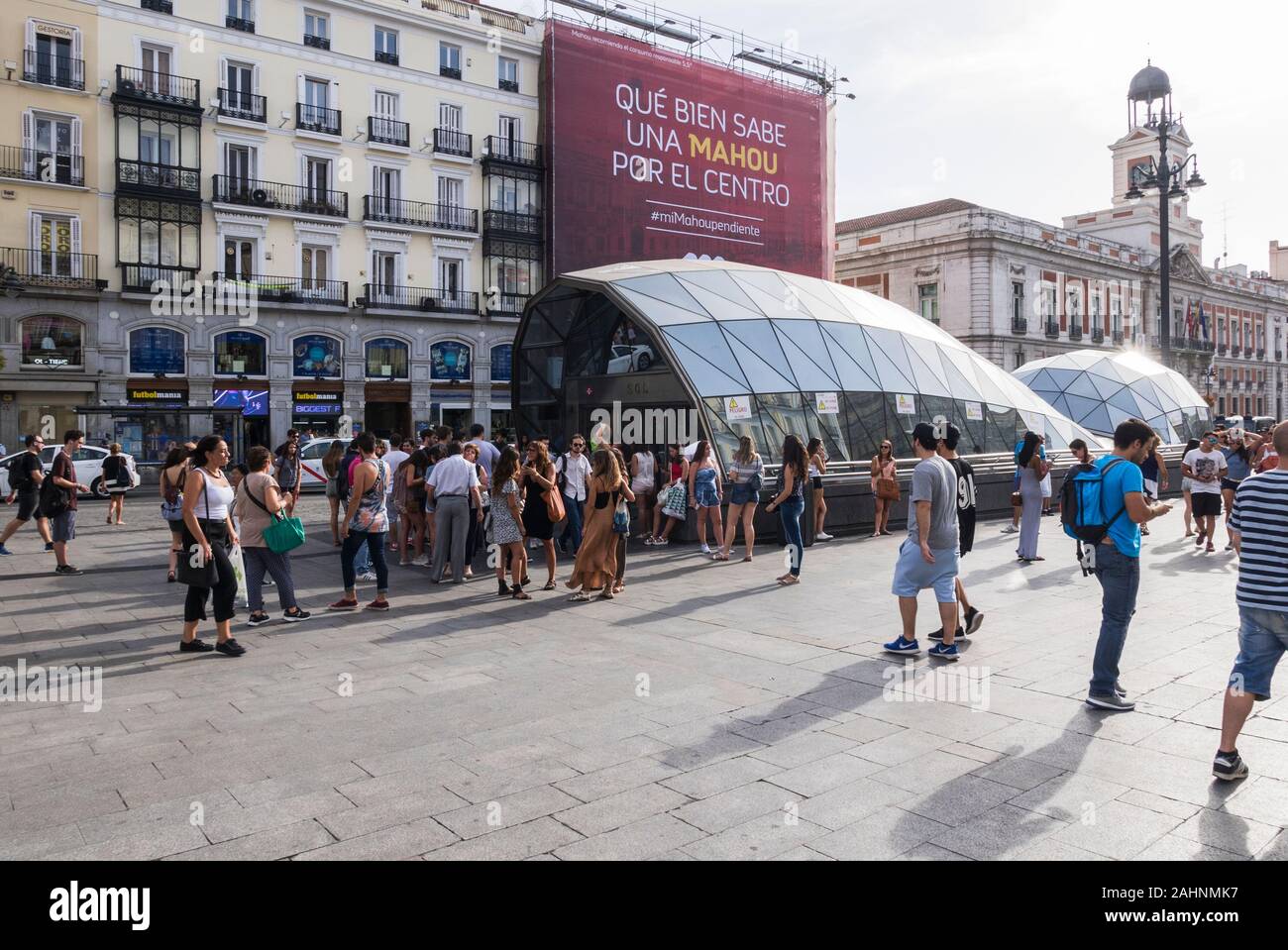 Madrid spain people walking in hi-res stock photography and images - Alamy