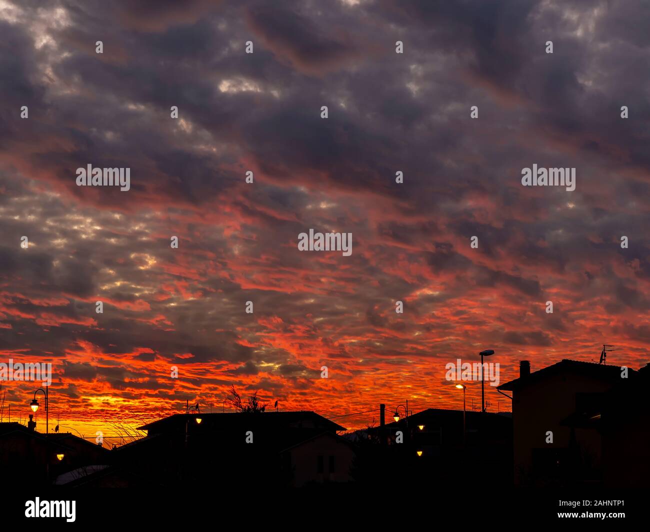 Sunset sky over tuscany hi-res stock photography and images - Alamy