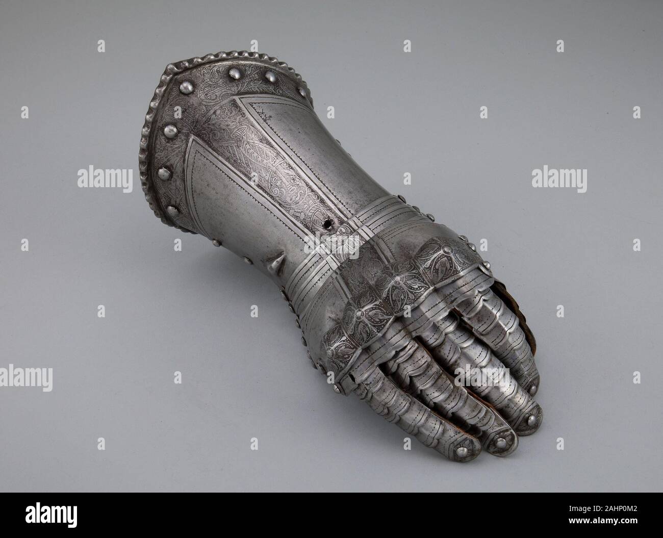 Fingered gauntlet hi-res stock photography and images - Alamy