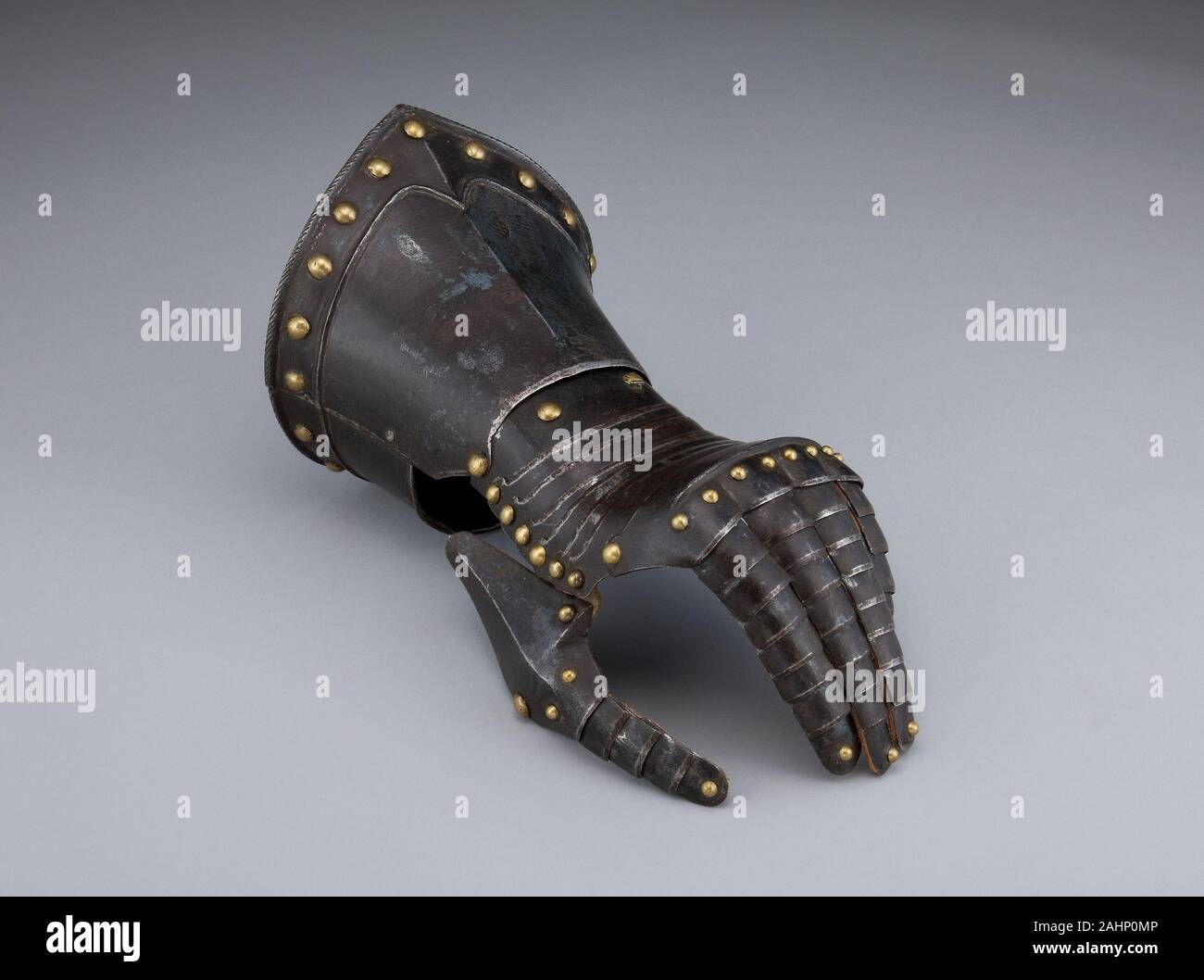 Fingered gauntlet hi-res stock photography and images - Alamy