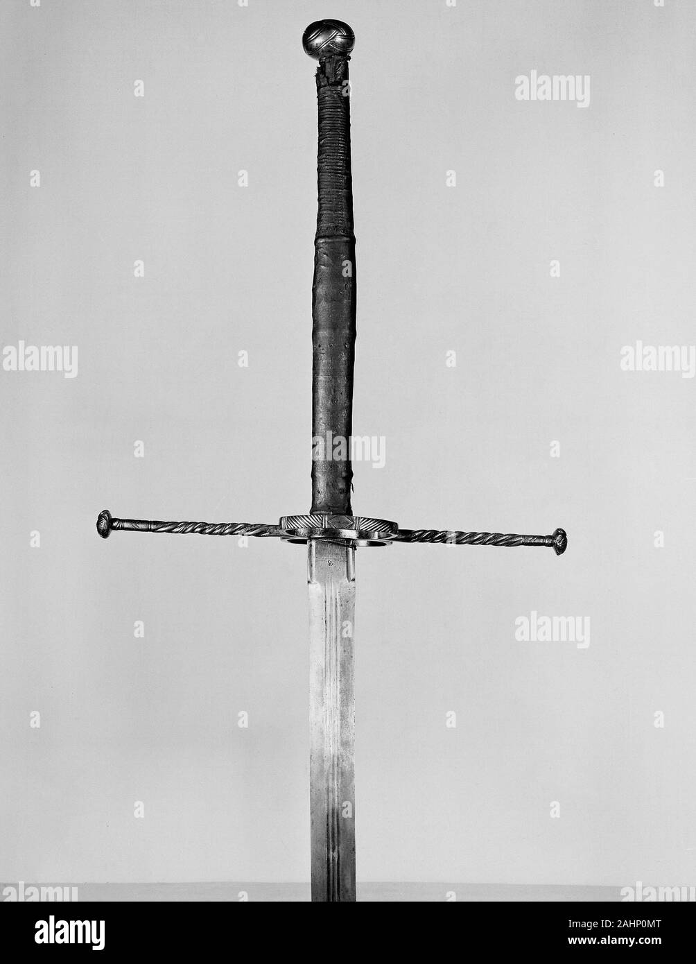 Two handed sword hi-res stock photography and images - Alamy