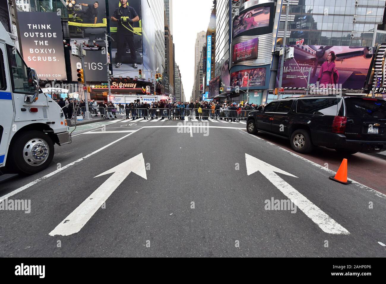 New York, USA. 31st Dec 2019. NYPD barriers are set up to for crowd ...