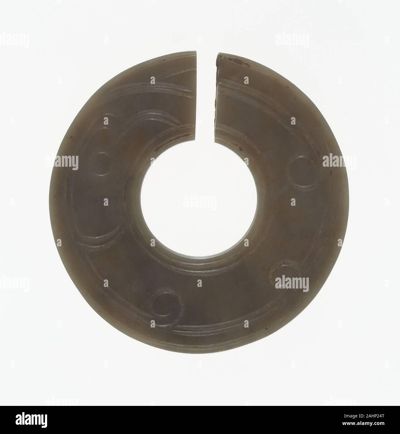 Slit Ring (jue). 800 BC–600 BC. China. Jade Stock Photo - Alamy