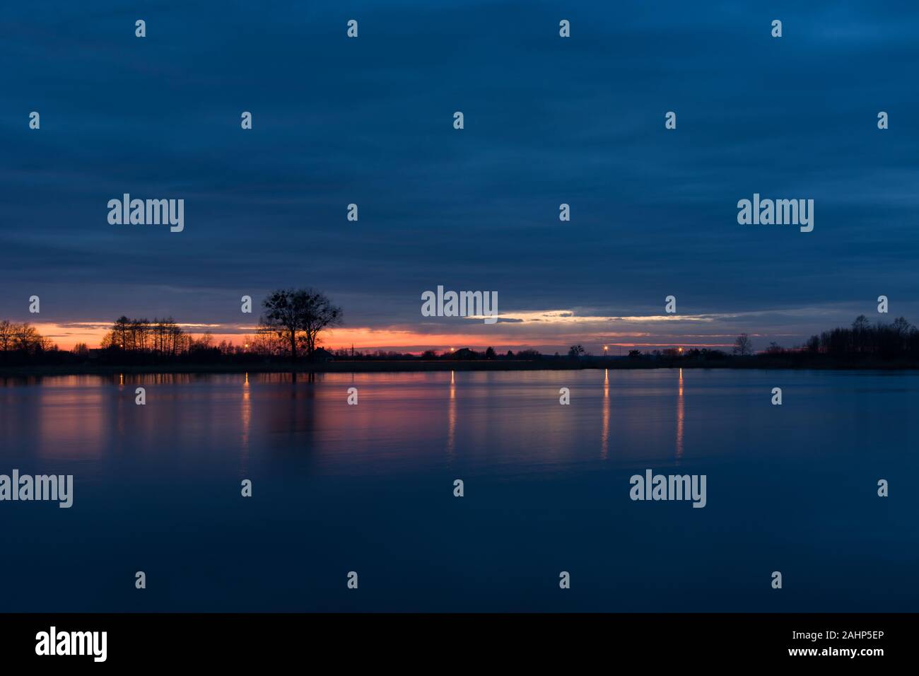 Dark blue sky sunset clouds hi-res stock photography and images - Alamy