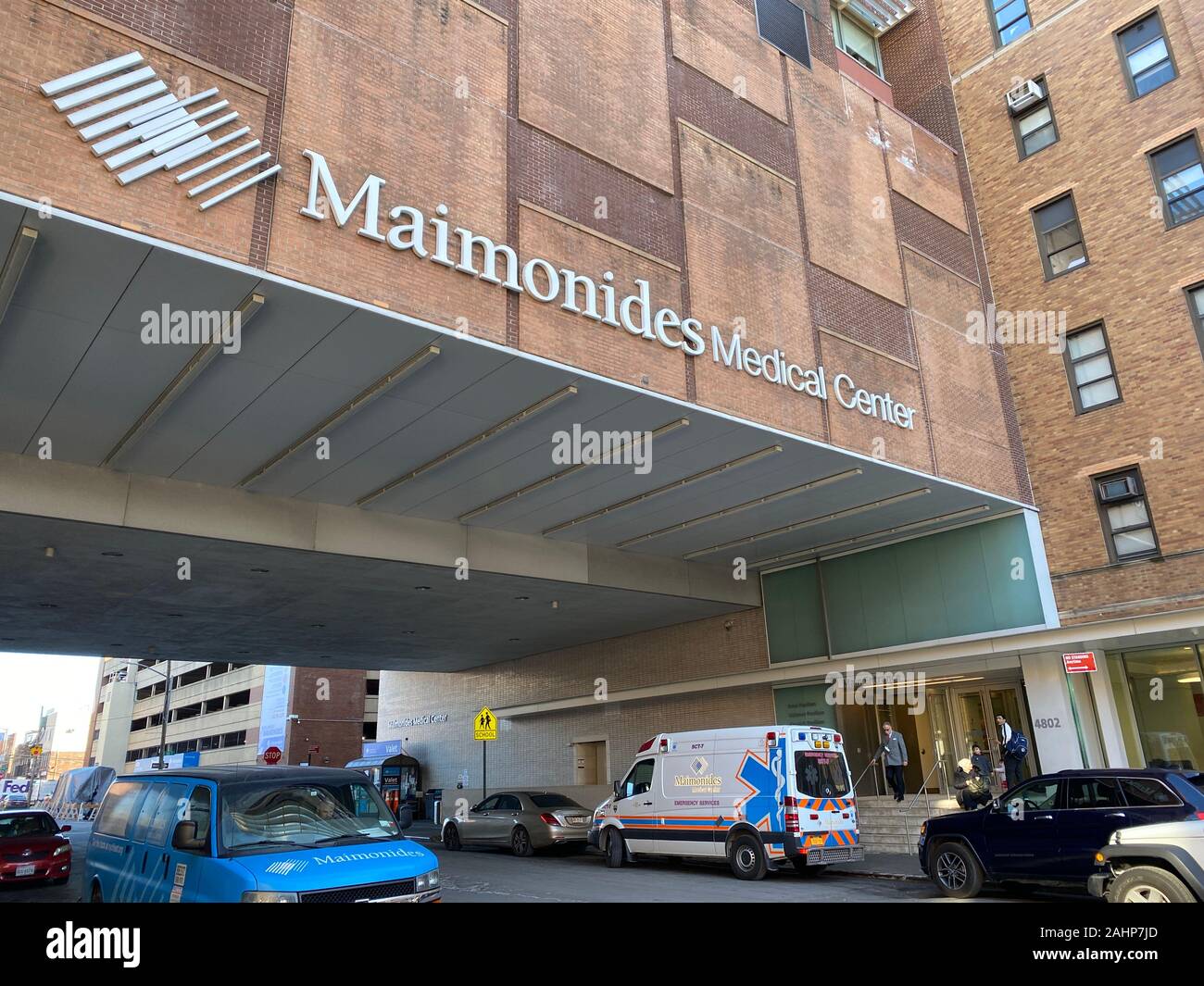 Hospital Exterior Ambulance High Resolution Stock Photography and ...