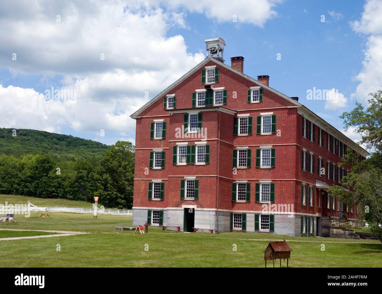 Shaker Building High Resolution Stock Photography and Images - Alamy