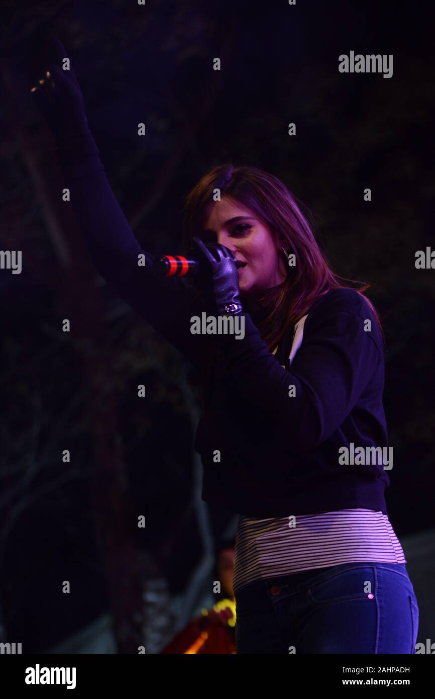 Pakistani Singer High Resolution Stock Photography and Images - Alamy