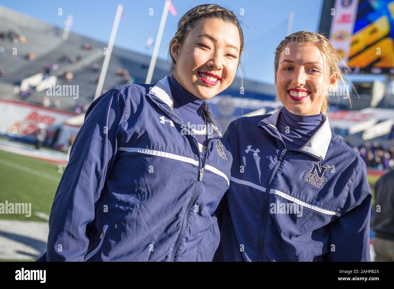 Navy cheerleaders hi-res stock photography and images - Alamy