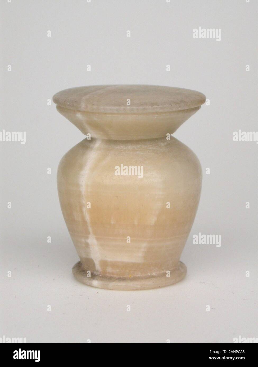 Alabaster jar egypt hi-res stock photography and images - Alamy