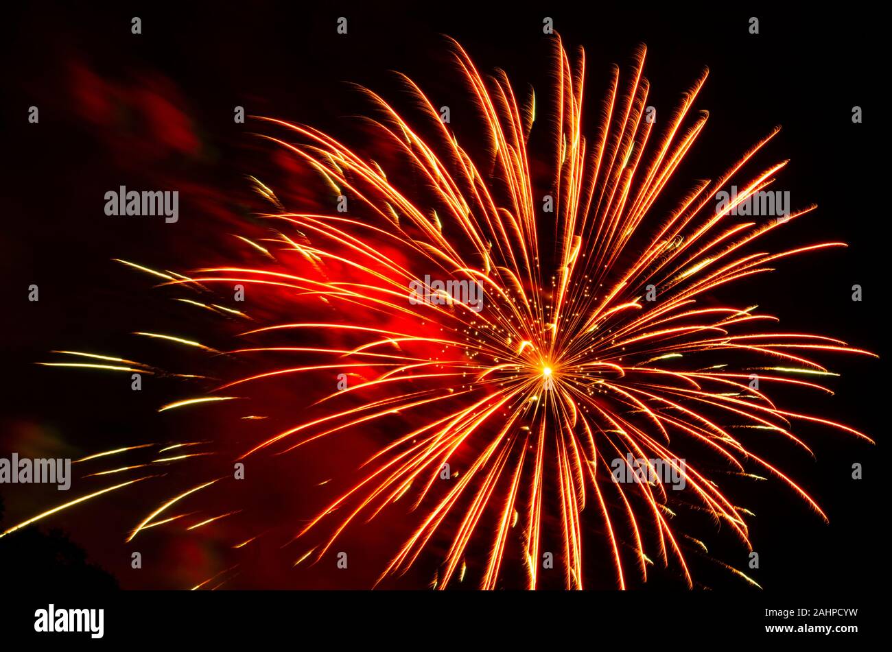 Red fireworks display hi-res stock photography and images - Alamy
