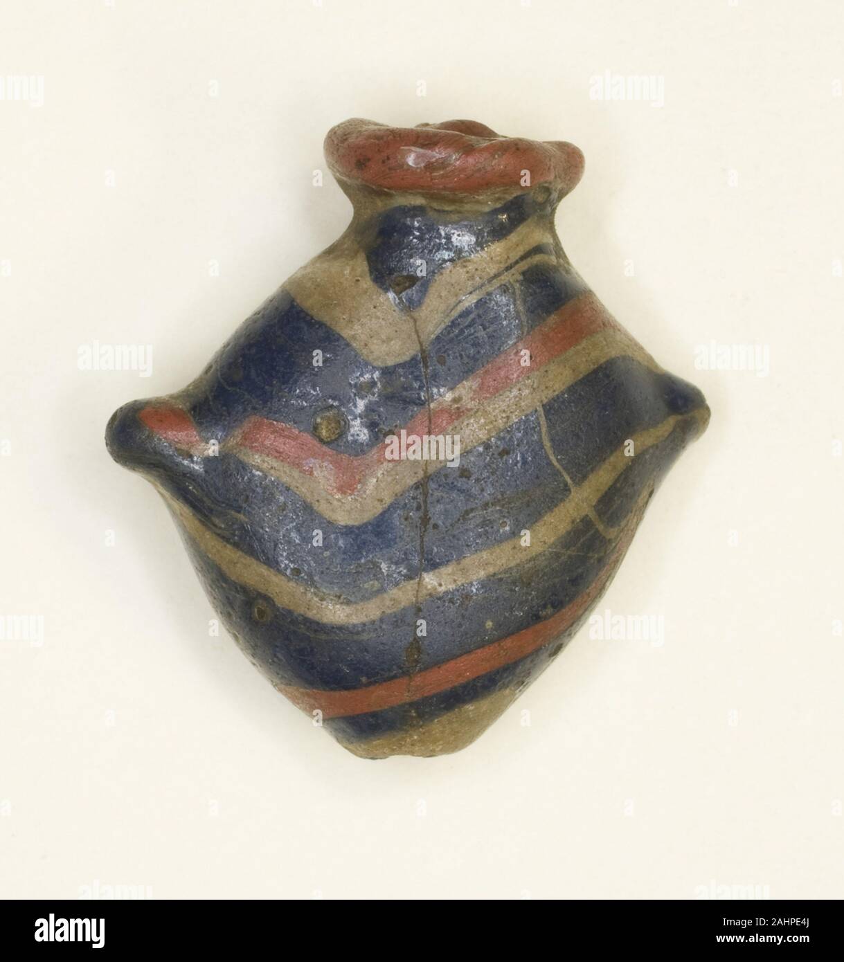 Ancient egyptian heart amulet hi-res stock photography and images - Alamy