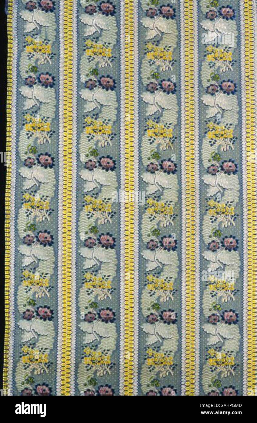 Silk plain weave self patterned by complementary ground weft floats hi ...