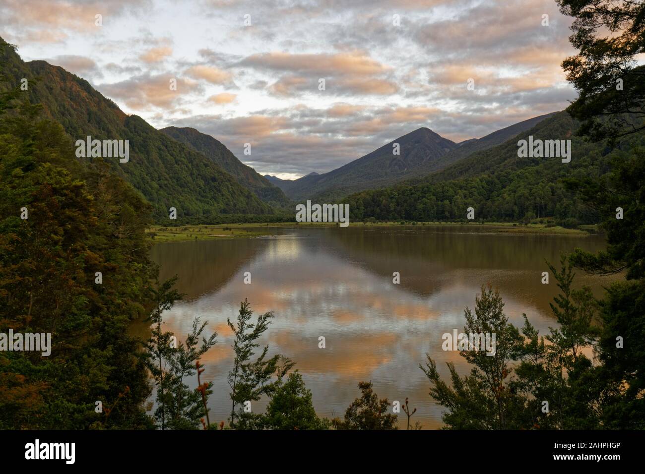 Lake matiri hut hi-res stock photography and images - Alamy