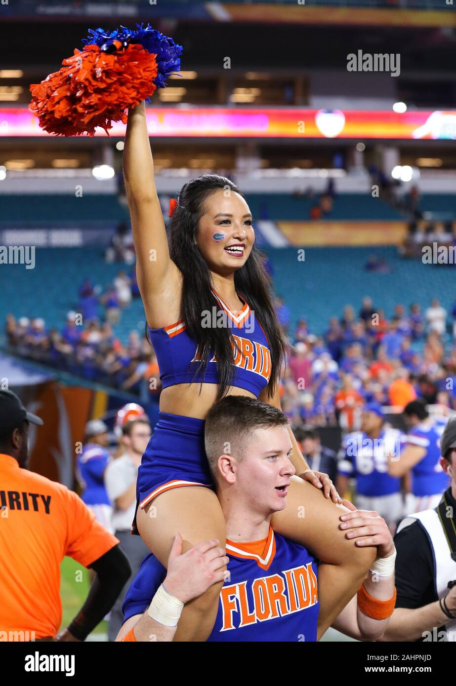 Florida gators cheerleaders hi-res stock photography and images - Alamy